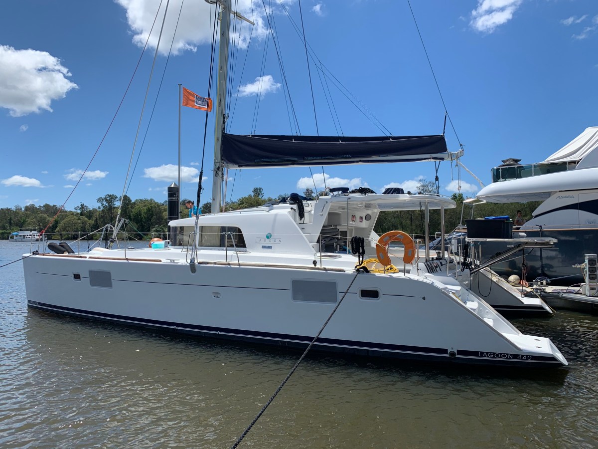 Lagoon 440 transom extensions: how Impi did it – Catamaran Impi